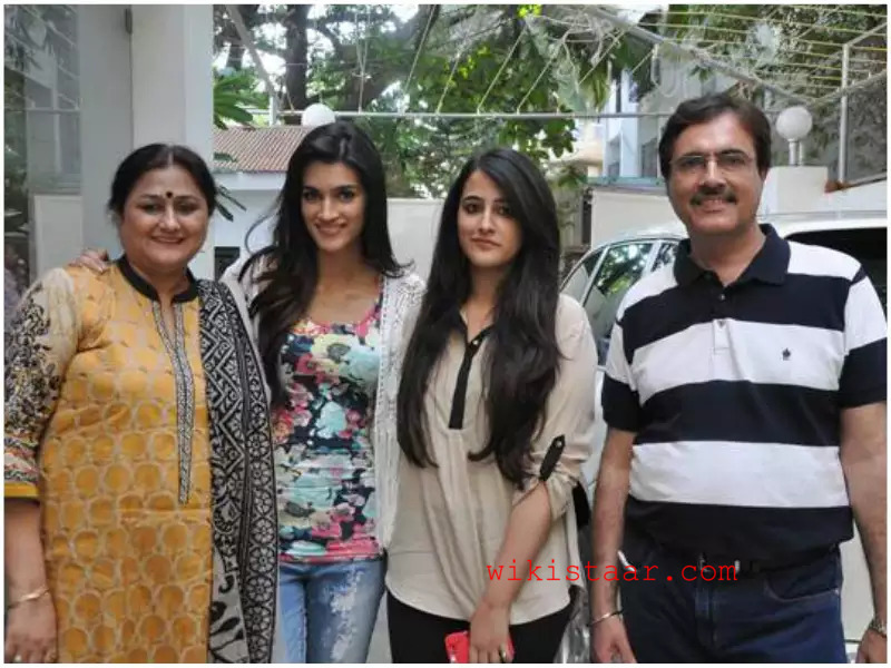 Kriti Sanon Wiki, Bio, Age, Biography, Husband, Family, Height, Networth